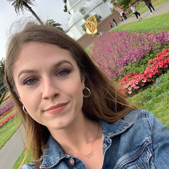 Kiersten's Closet (@kiersten720) | Poshmark